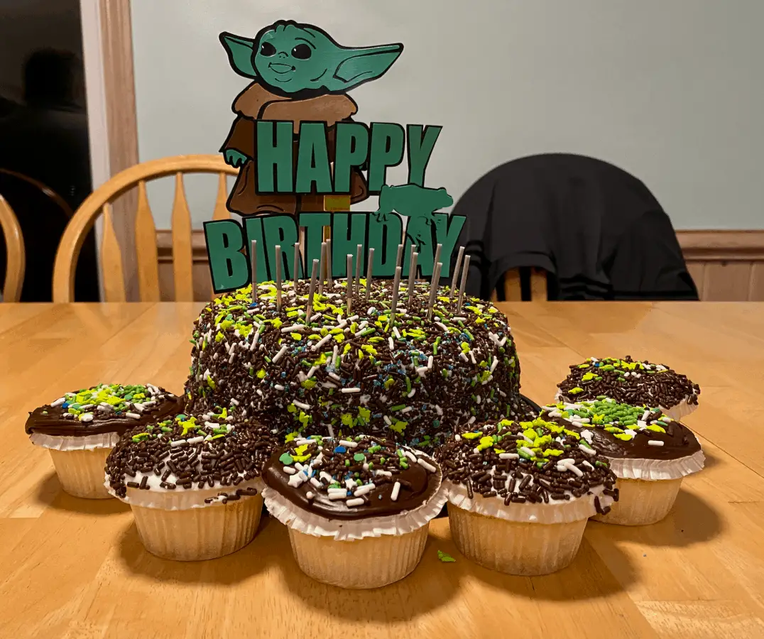 How to Make a Cake Topper with Cricut – Beginner Project – Craft-ILY